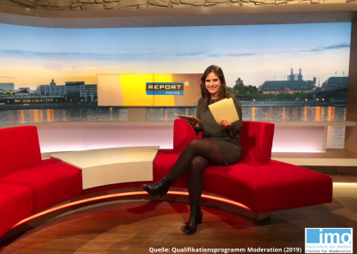 ANNA DRESSEL - Voice Artist | Presenter | Journalist | Trainer